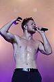 Imagine Dragons' Dan Reynolds Bares Buff Body While Shirtless at ...