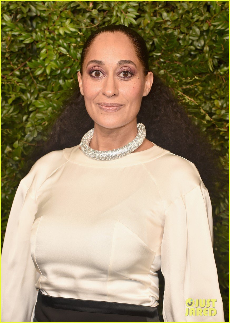 Margot Robbie Joins Edgar Ramirez & Sienna Miller at Chanel Oscars Pre ...