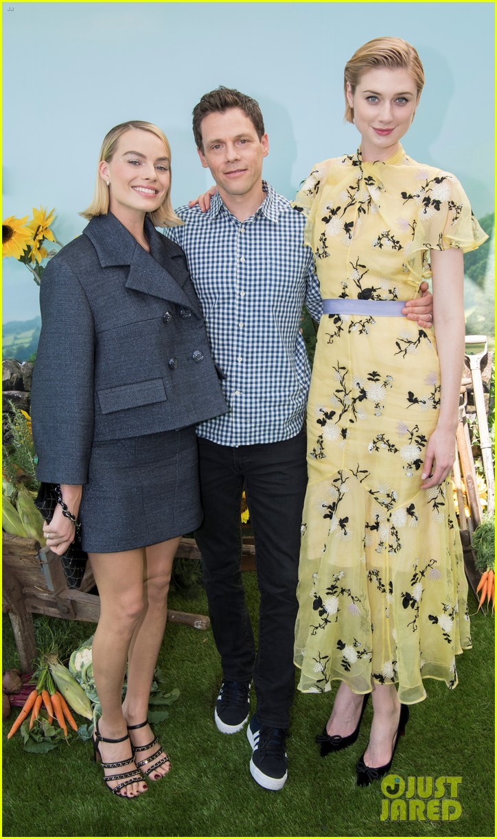 Margot Robbie Is Chanel Chic at 'Peter Rabbit' Sydney Premiere: Photo ...