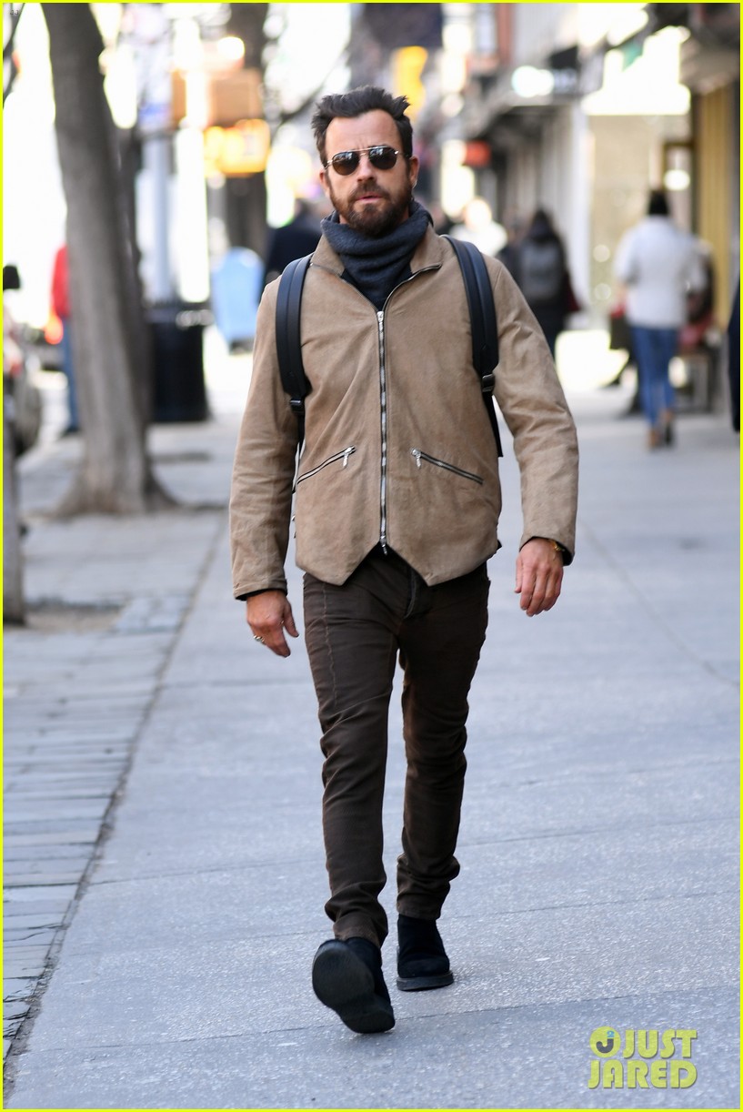 Justin Theroux Bundles Up While Stepping Out in NYC: Photo 4050851 ...