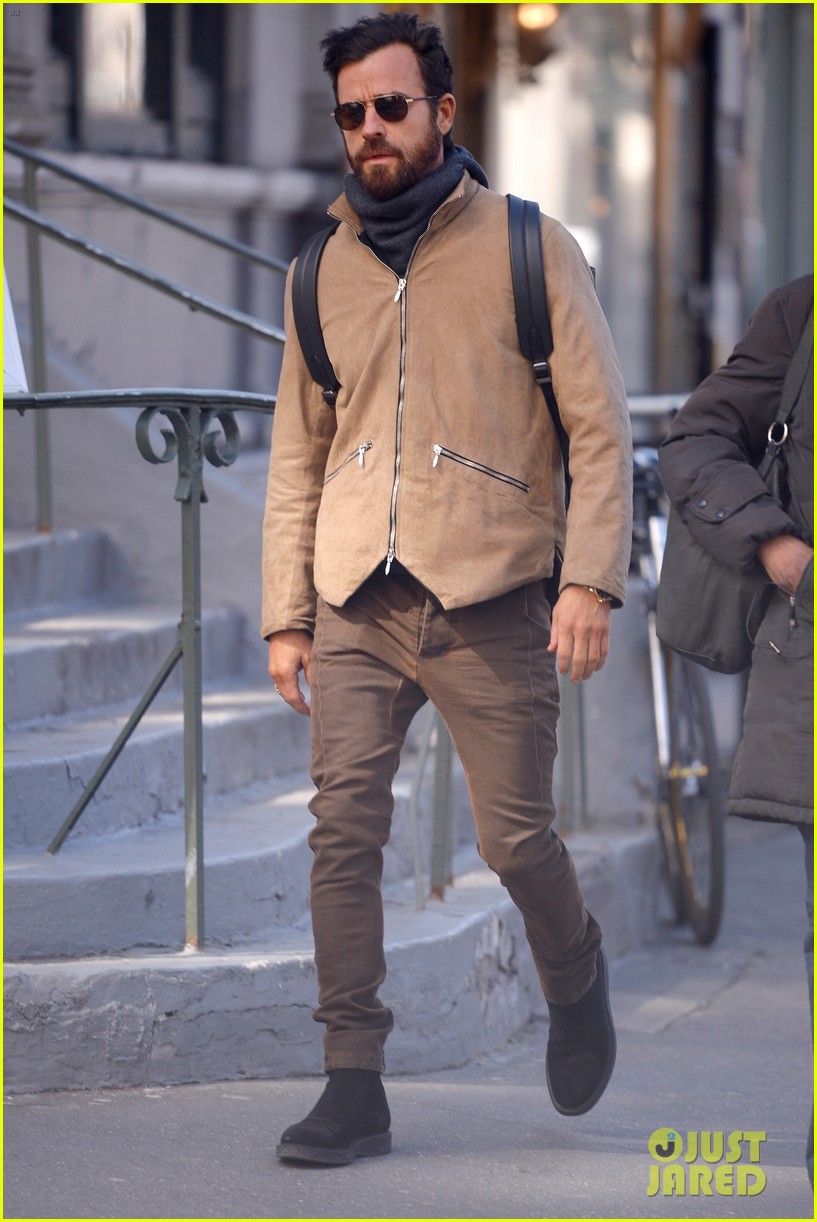 Justin Theroux Bundles Up While Stepping Out in NYC: Photo 4050857 ...