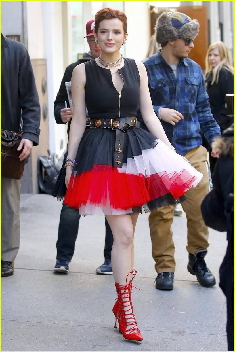 Bella Thorne Buys Out L.A. Theater to Provide a Free 'Midnight Sun ...