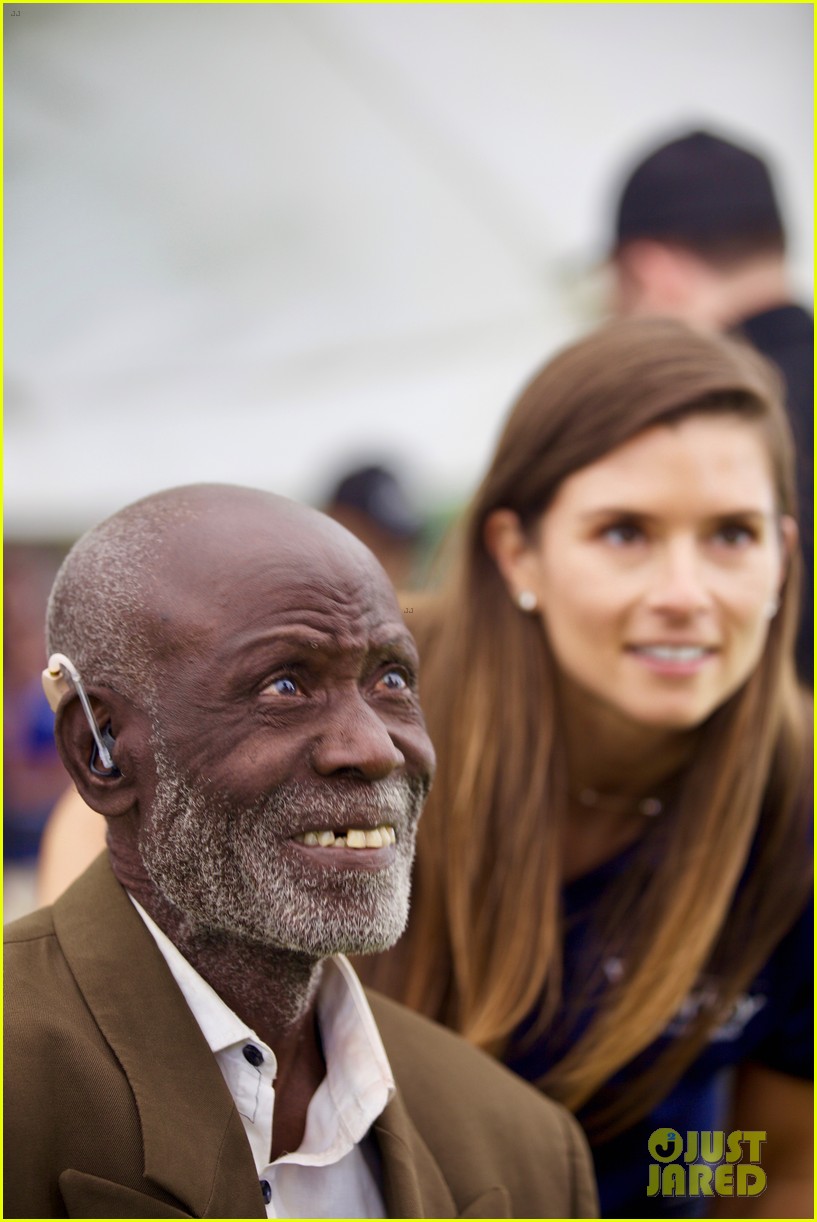 Aaron Rodgers & Danica Patrick Join Starkey Hearing Foundation For ...