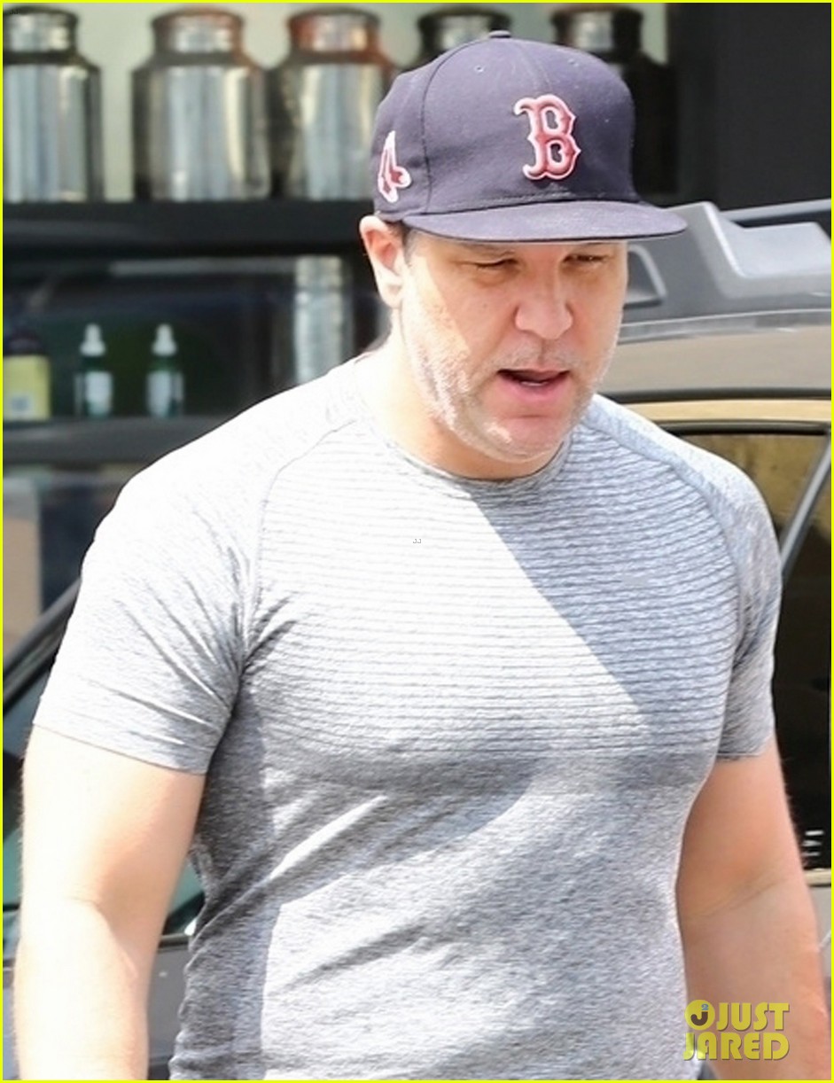 Dane Cook Flaunts His Biceps in Fitted T-Shirt While Stepping Out in LA ...