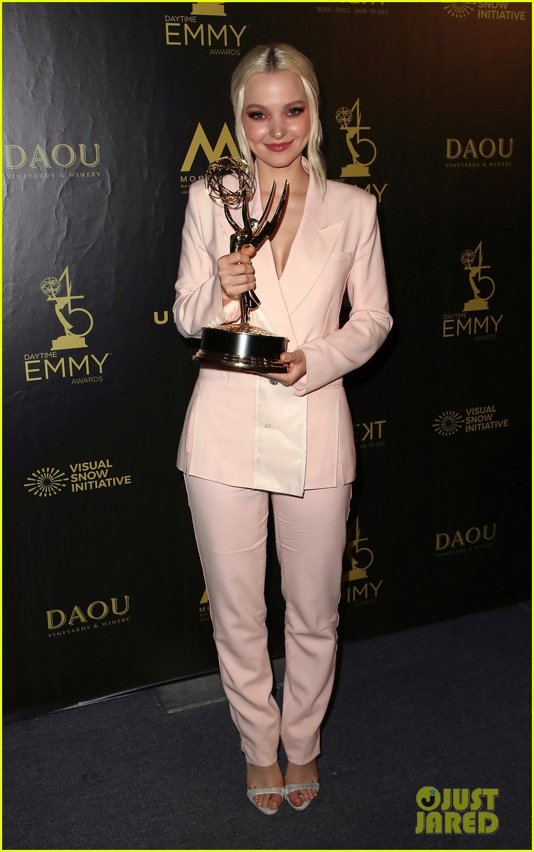 Dove Cameron Wins First Emmy at Daytime Emmy Awards 2018!: Photo ...
