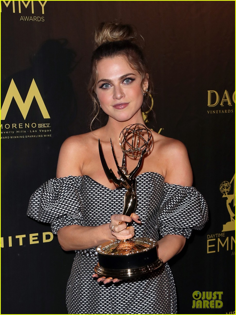 Dove Cameron Wins First Emmy at Daytime Emmy Awards 2018!: Photo ...