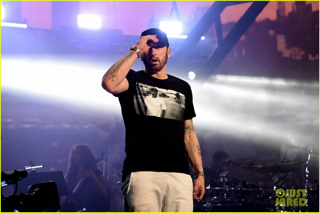 Eminem's Coachella 2018 Set List Revealed - Full Lineup of Songs ...