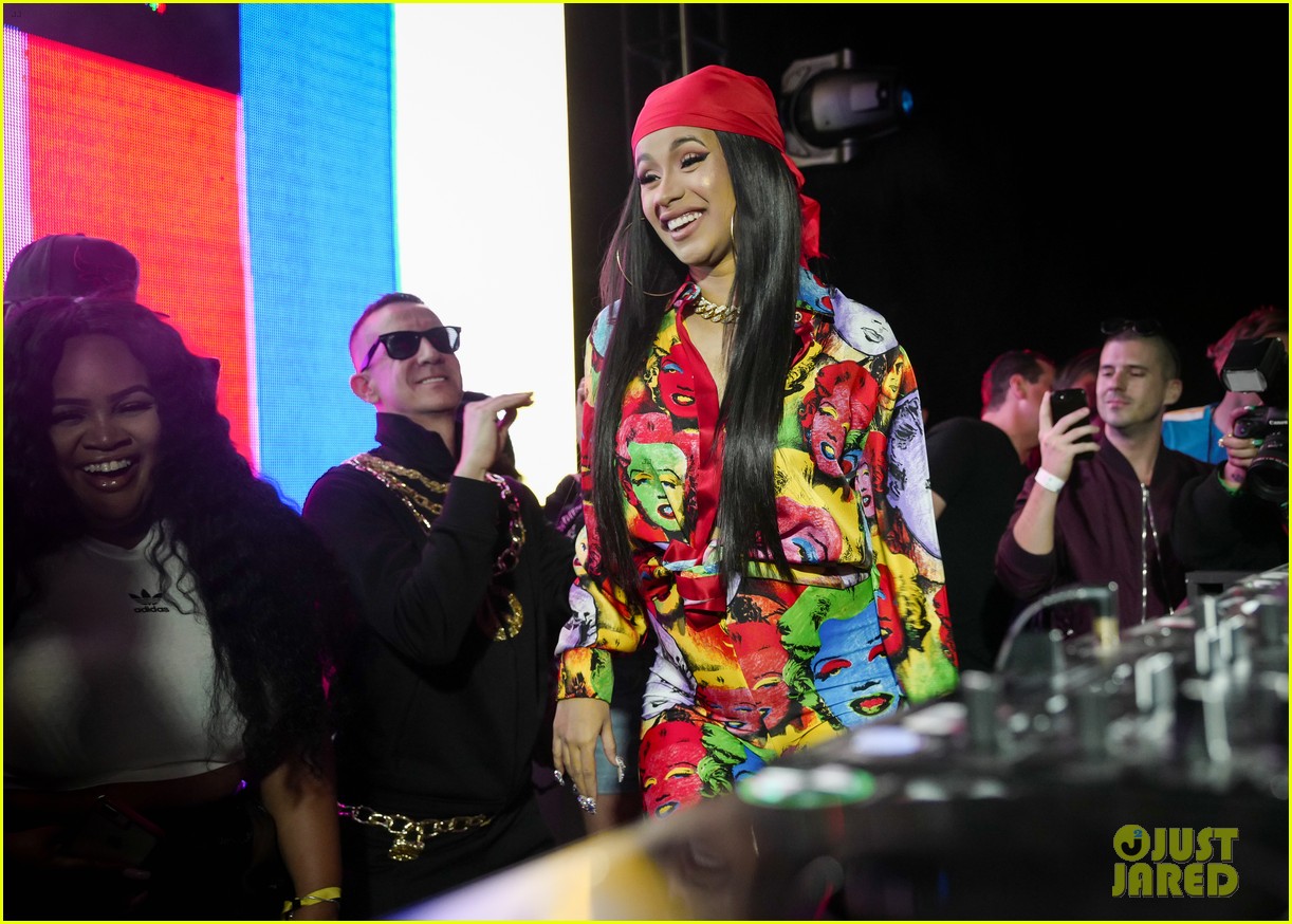 Gigi Hadid & Cardi B Take Over the DJ Booth at Moschino's Coachella ...