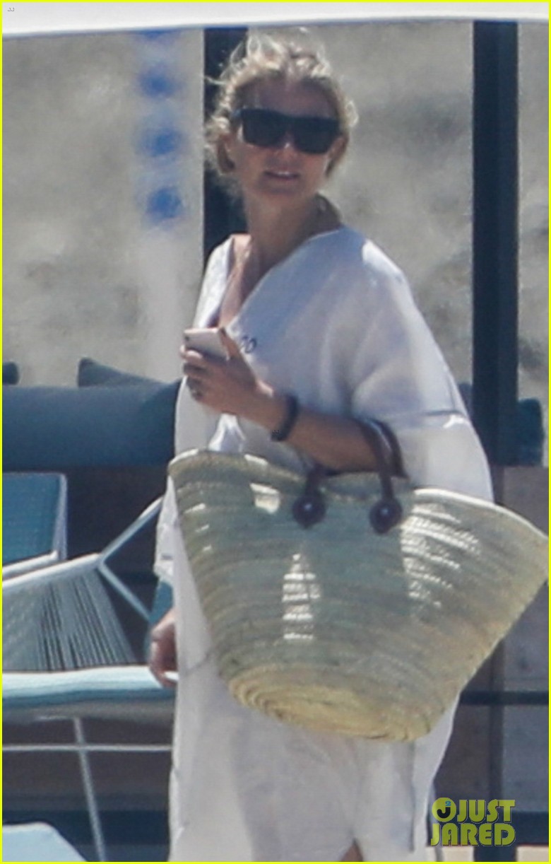 Gwyneth Paltrow Hits The Beach During Bachelorette Party In Cabo San Lucas Photo 4064307 gwyneth-paltrow-hits-the-beach-during-bachelorette-party-in-cabo-san-lucas-photo-4064307