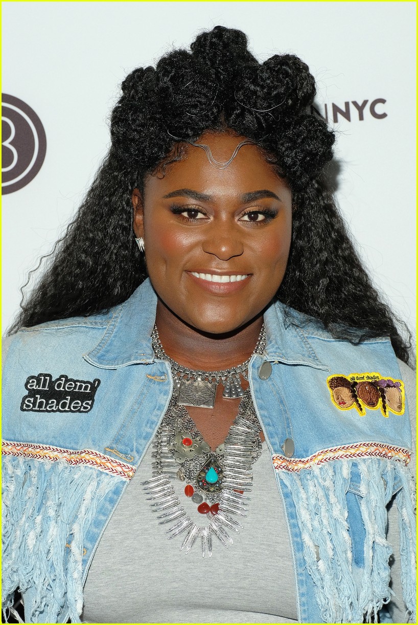 Hillary Clinton Hangs Out at Beautycon Festival NYC 2018!: Photo ...