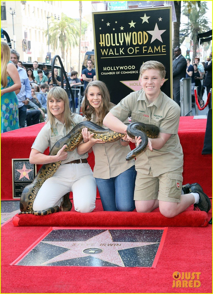 Steve Irwin's Family Brings Snake to Walk of Fame Ceremony!: Photo ...