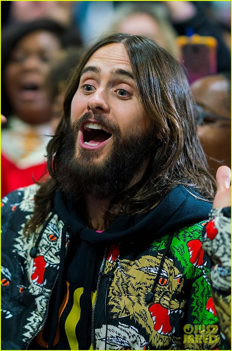 Jared Leto & 30 Seconds to Mars Perform in Subway Stations in NYC ...