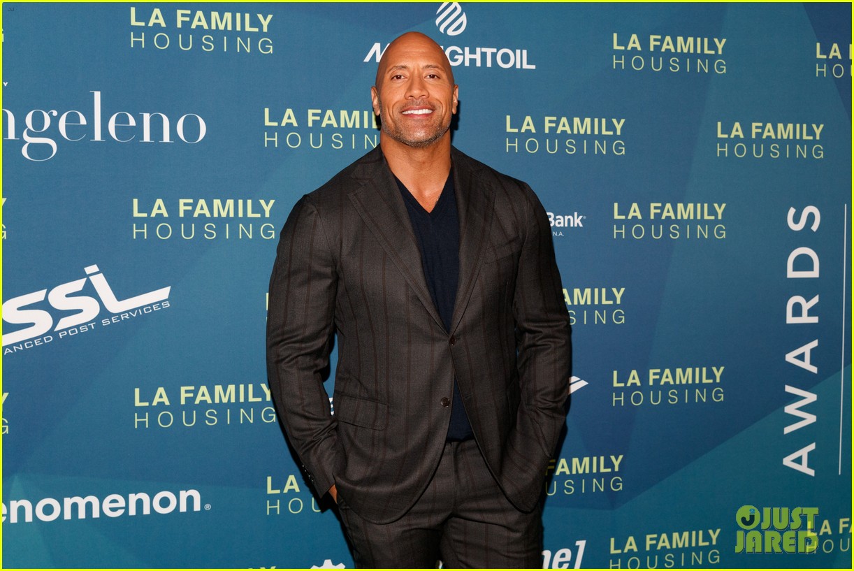 Photo: dwayne johnson jeffrey dean morgan la family housing awards 2018 ...