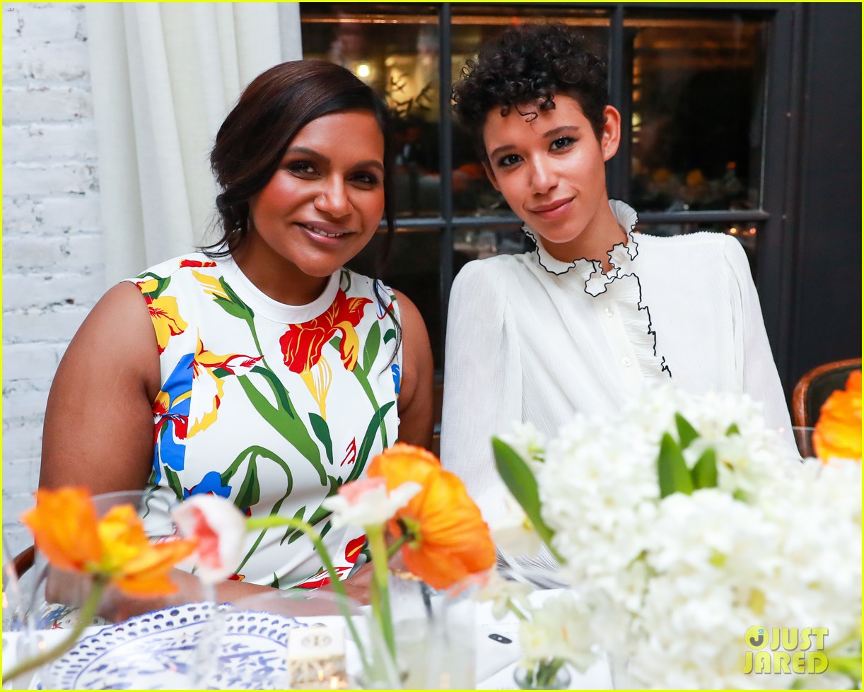 Mindy Kaling & More Celebrate Tory Burch's New Fragrance, 'Just Like ...