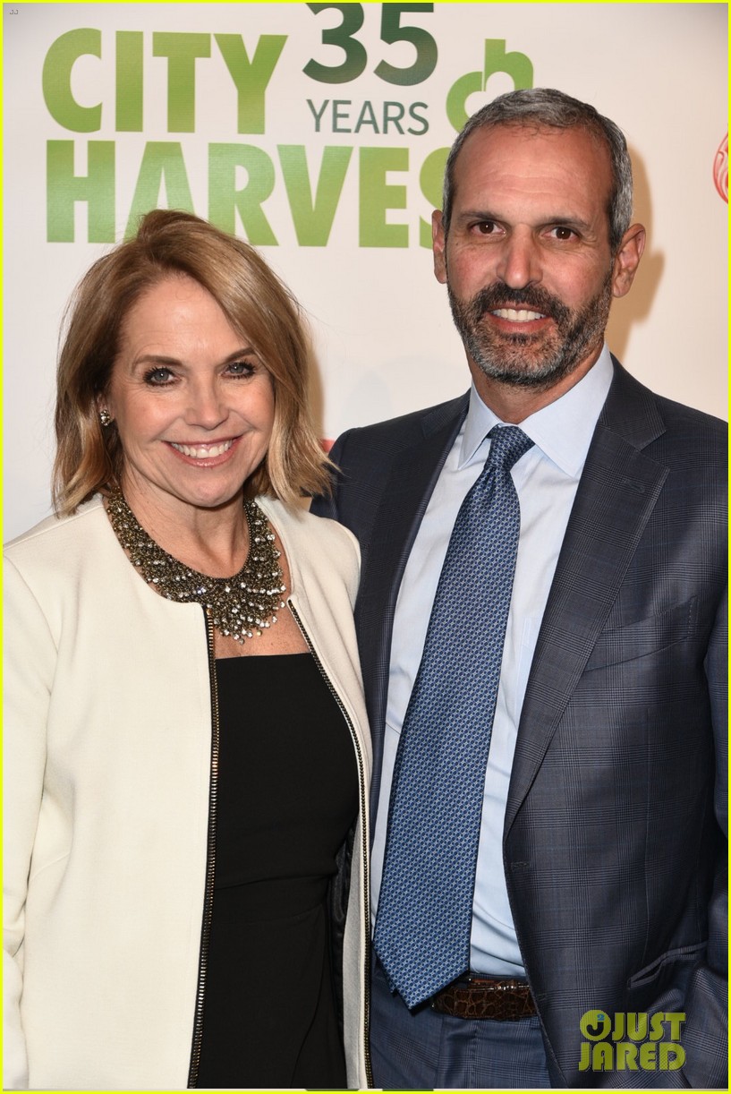 John Legend Craddles Chrissy Teigen's Baby Bump at City Havest Gala ...