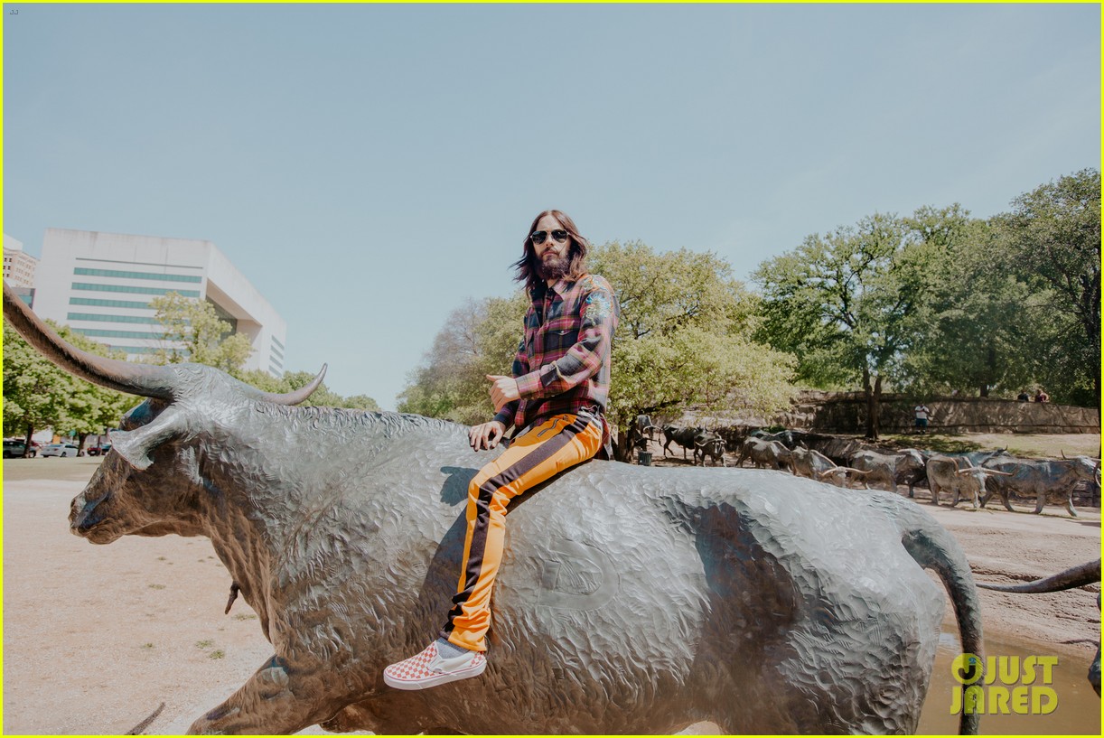 Jared Leto Hits Texas Motor Speedway During Cross-Country Mars Across ...