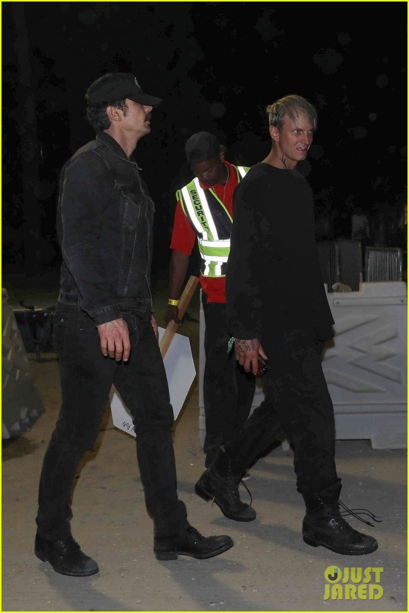 Kellan Lutz & Ryan Phillippe Show Off Their Muscles at Coachella ...