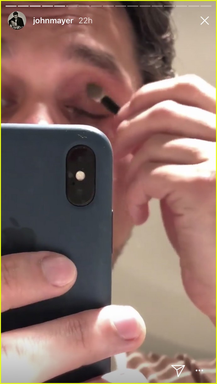 John Mayer Demonstrates How to Do the Perfect Smokey Eye: Photo 4071298 ...