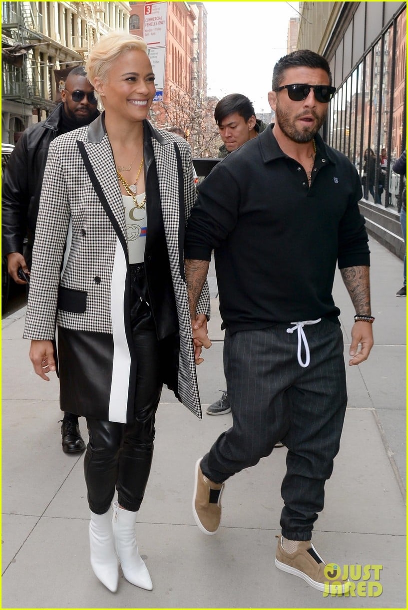 Paula Patton Holds Hands with Boyfriend, Whose Identity Has Been ...