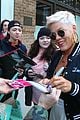 Pink Stops to Sign Autographs & Take Photos with Her Fans!: Photo ...