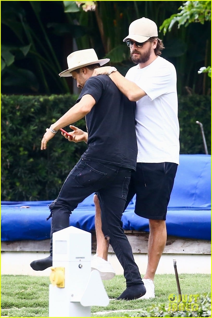 Scott Disick Goofs Around With Friends in Miami!: Photo 4069070 | Scott ...