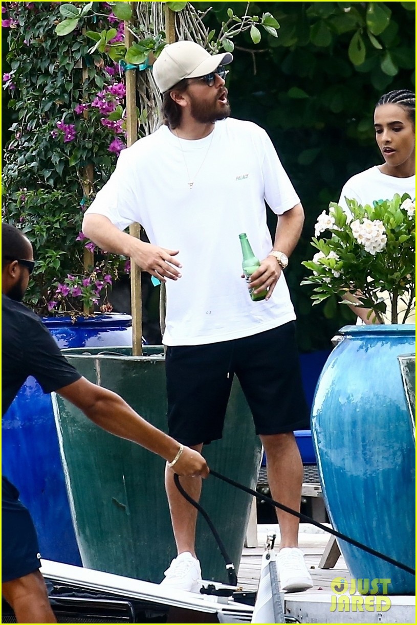 Scott Disick Goofs Around With Friends in Miami!: Photo 4069071 | Scott ...