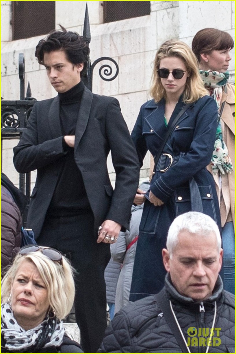 Riverdale's Cole Sprouse & Lili Reinhart Spotted Kissing in Paris!: Photo 4059968 | Cole Sprouse ...