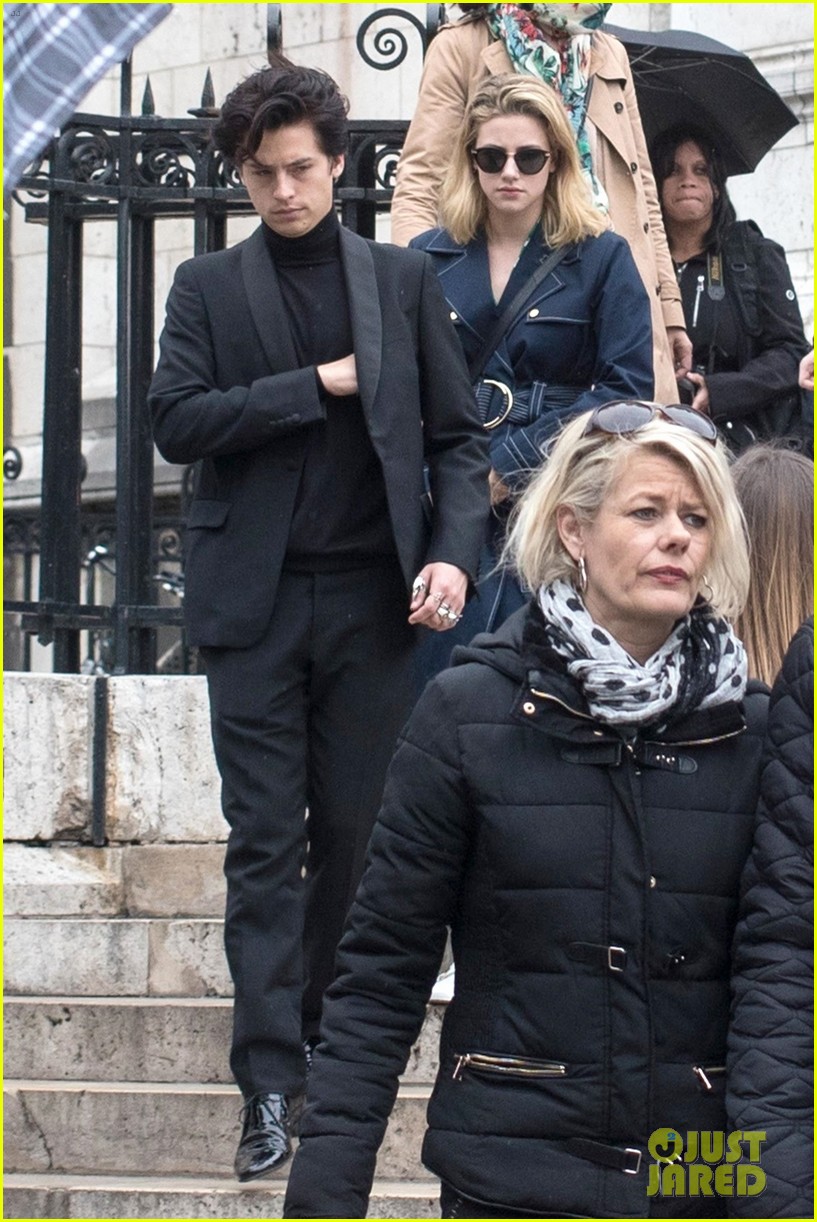 Riverdale's Cole Sprouse & Lili Reinhart Spotted Kissing in Paris!: Photo 4059969 | Cole Sprouse ...