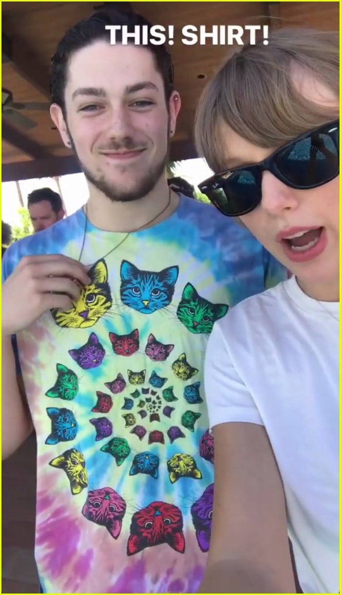 Taylor Swift Hosts a Pool Party on Day Off from Tour Rehearsals: Photo ...