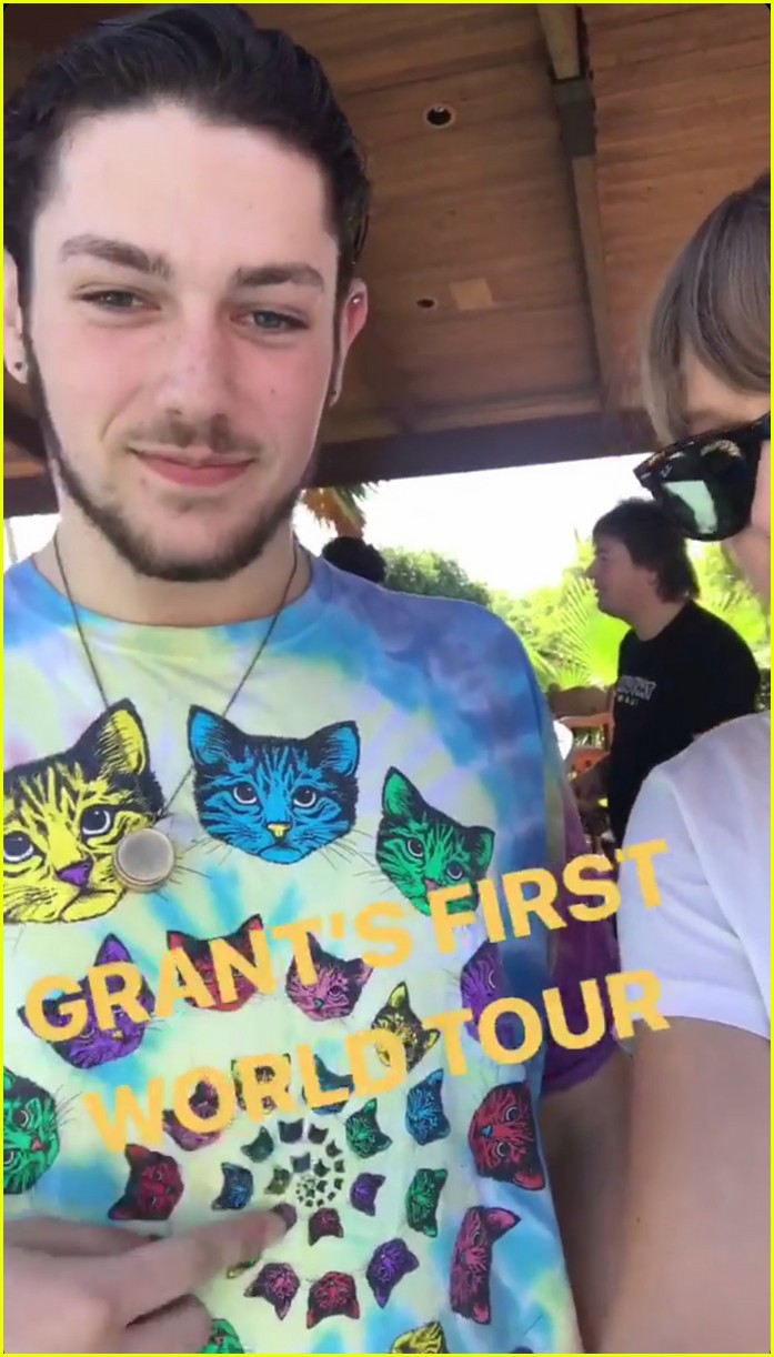 Taylor Swift Hosts a Pool Party on Day Off from Tour Rehearsals: Photo ...