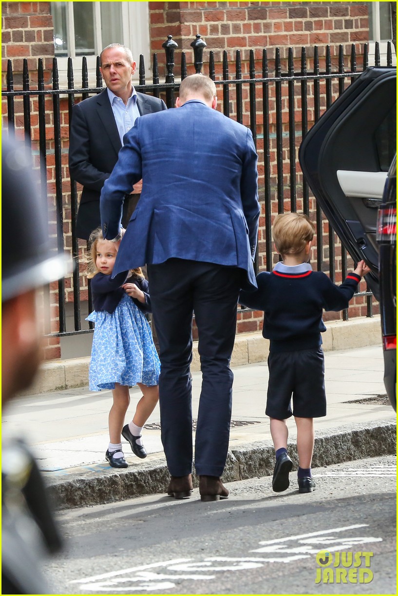 Prince George & Princess Charlotte Arrive to Meet Their New Baby ...