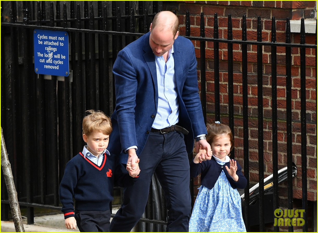 Prince George & Princess Charlotte Arrive to Meet Their New Baby ...