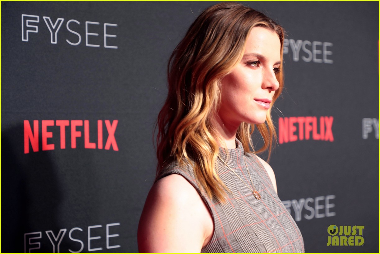 Alison Brie & 'GLOW' Costars Step Out to Promote Season 2!: Photo ...