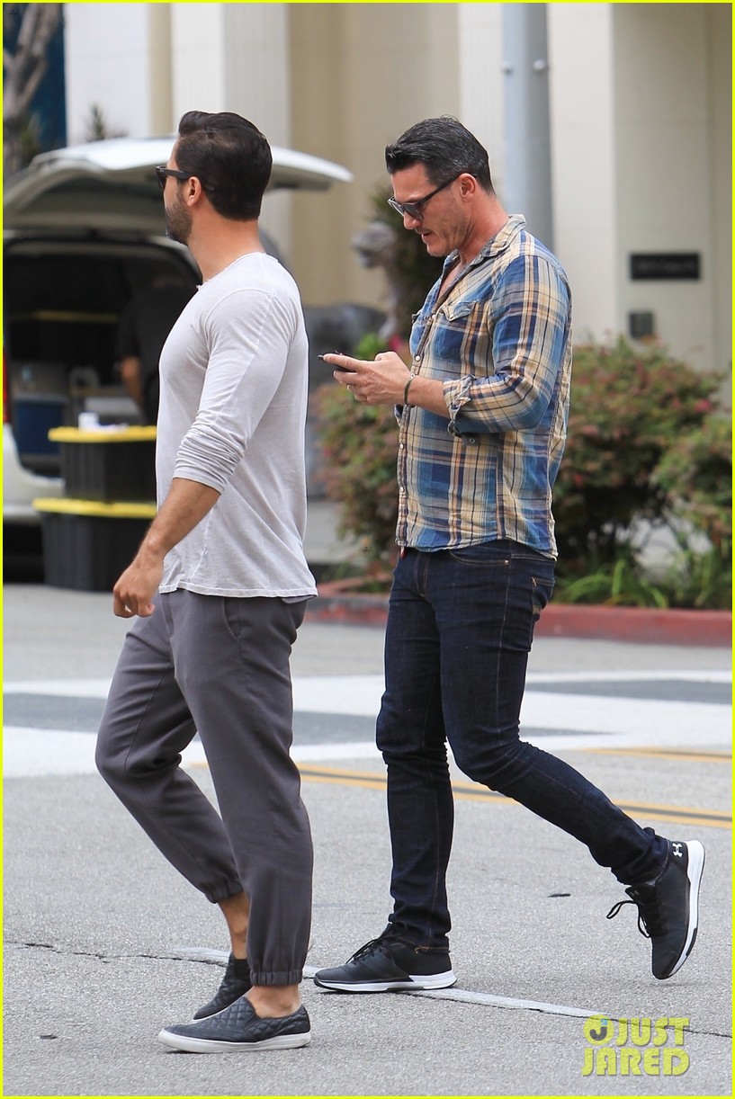 Luke Evans & Rumored Boyfriend Victor Turpin Grab Sushi at Sugarfish ...