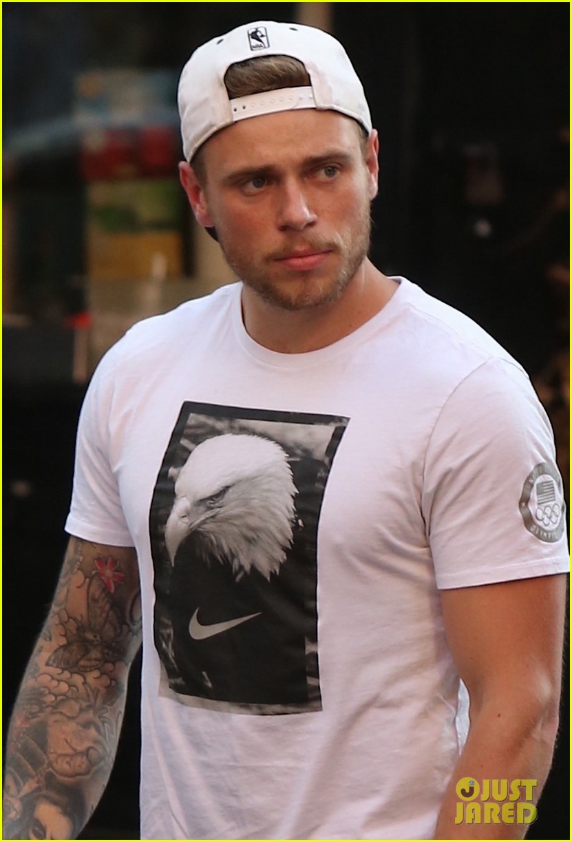 Gus Kenworthy & Boyfriend Matthew Wilkas Show Off Their Muscles in NYC ...