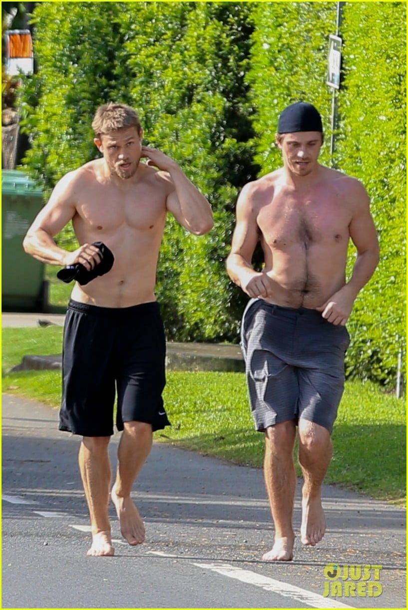 Charlie Hunnam & Garrett Hedlund Go Shirtless for Their Run!: Photo ...