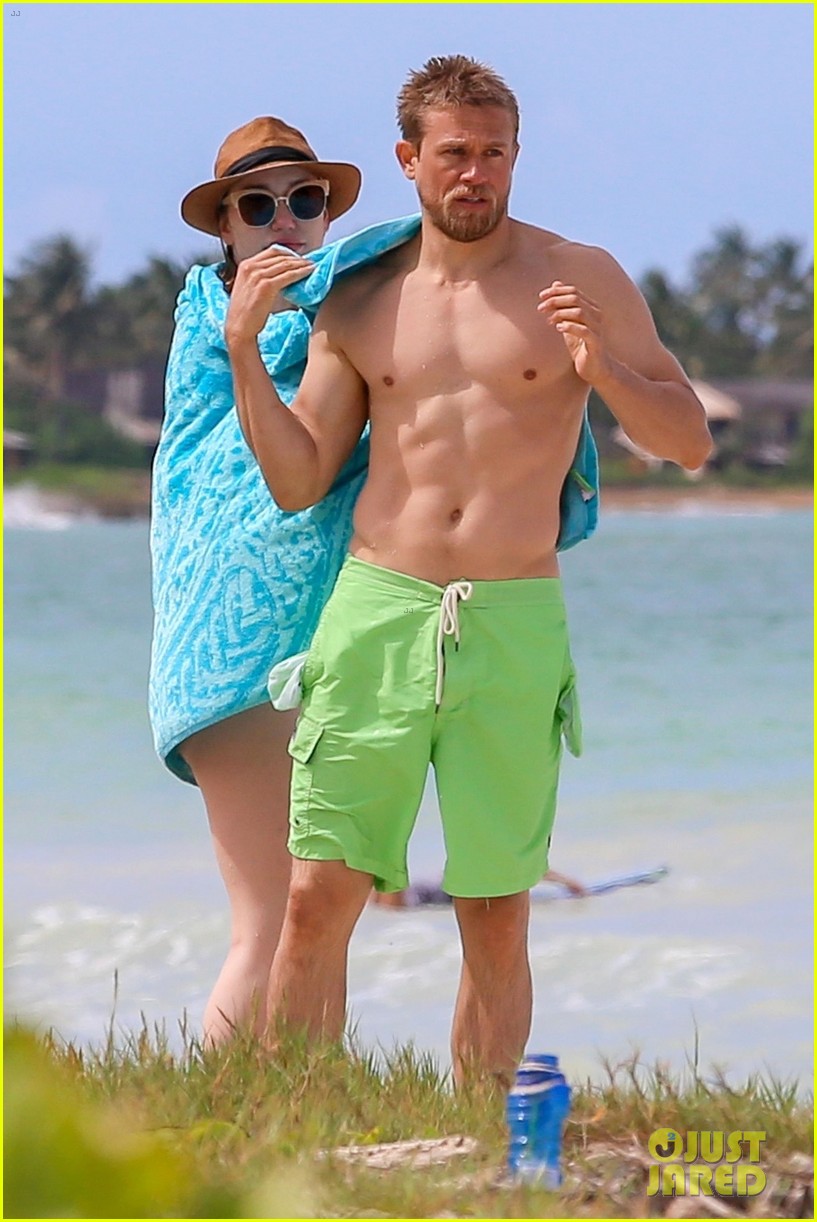 Charlie Hunnam Reunites with Morgana McNelis in Hawaii - See the PDA ...