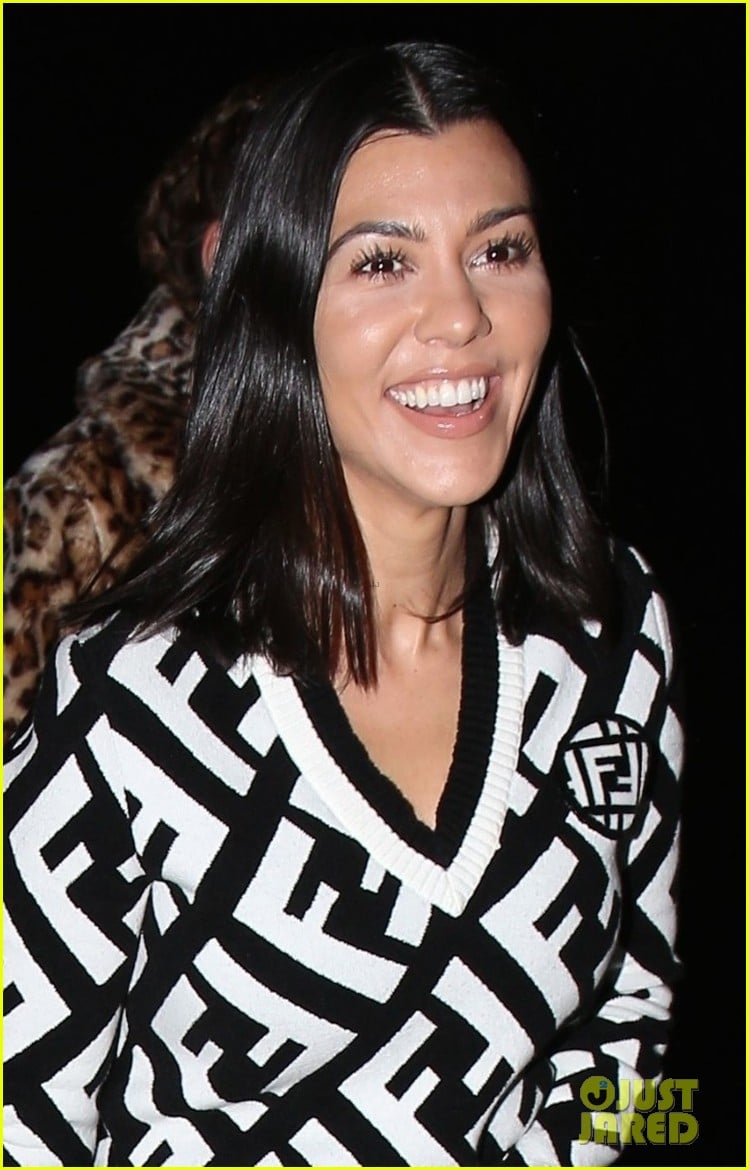 Kourtney Kardashian Flaunts Super Toned Abs at the Spa!: Photo 4085016 ...