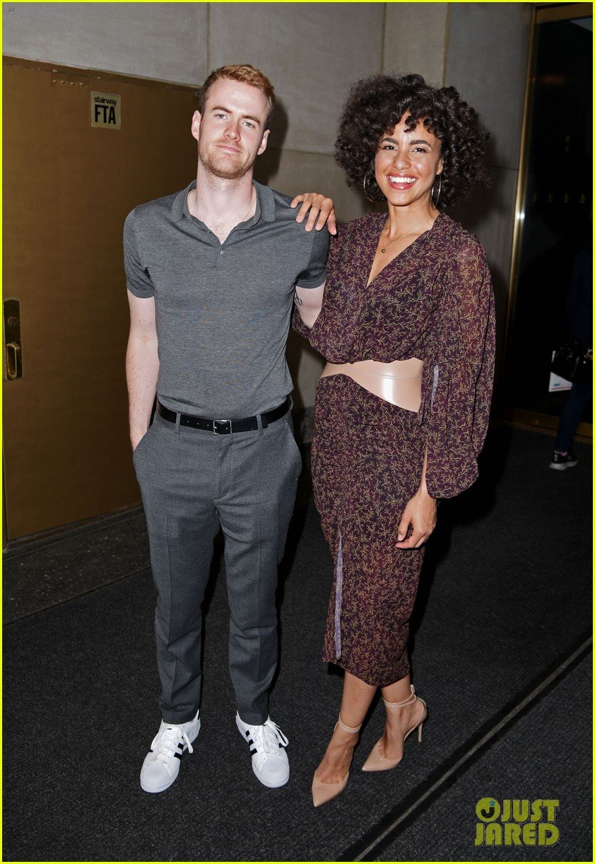 Parisa Fitz-Henley & Murray Fraser Talk Playing Meghan Markle & Prince ...