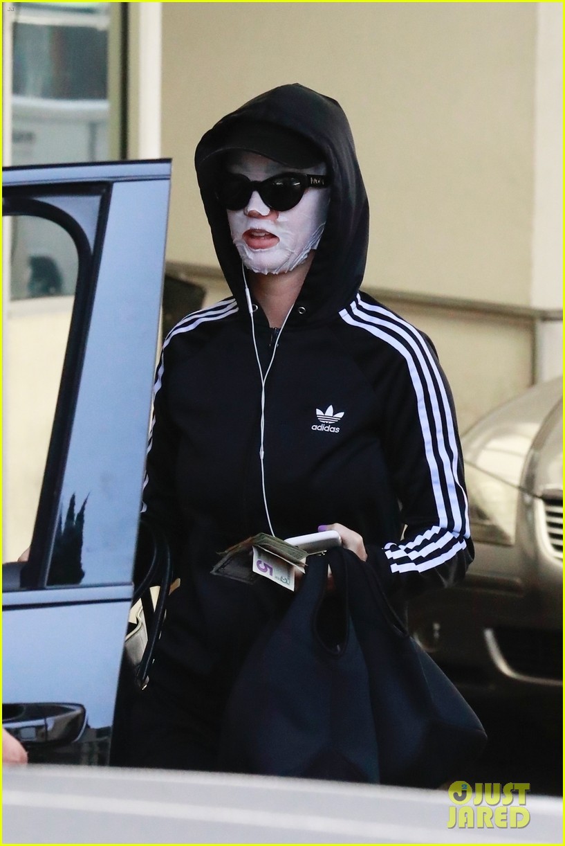 Katy Perry Wears Her Face Mask Home From the Salon!: Photo 4084024 ...