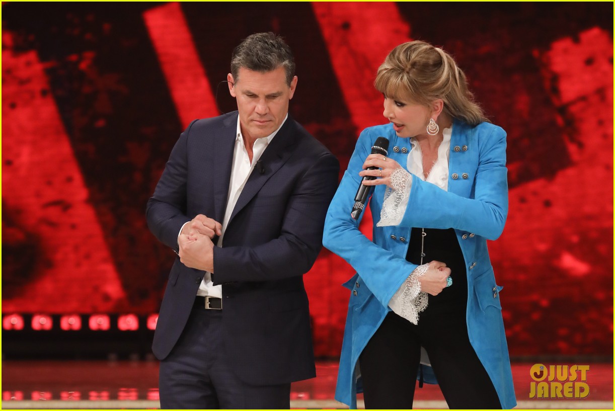 Ryan Reynolds Performs on Rome's 'DWTS'! : Photo 4077490 | Josh Brolin ...