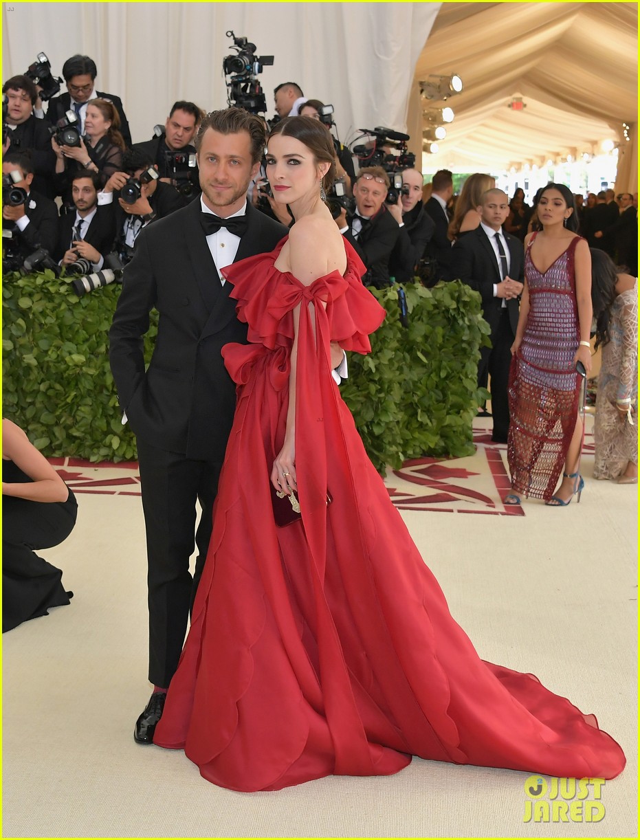 Anna Wintour's Children Bee & Charlie Shaffer Attend Met Gala 2018 ...