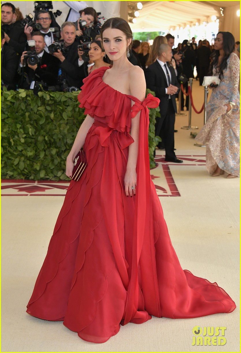 Anna Wintour's Children Bee & Charlie Shaffer Attend Met Gala 2018 ...