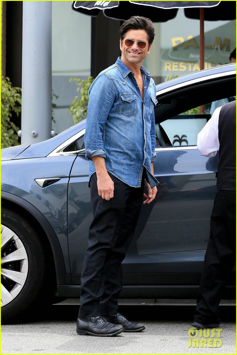 New Dad John Stamos Grabs Lunch in Beverly Hills!: Photo 4075069 | John ...