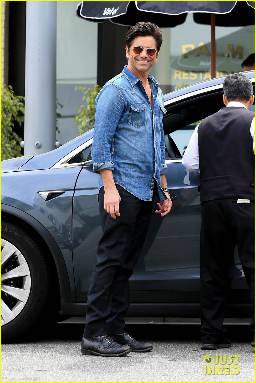 New Dad John Stamos Grabs Lunch in Beverly Hills!: Photo 4075070 | John ...