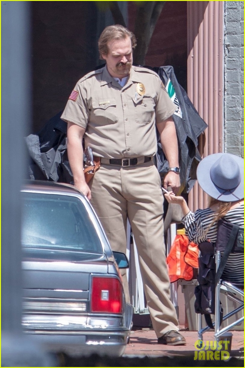 'Stranger Things' Season 3 Set Photos Bring Together Natalia Dyer ...