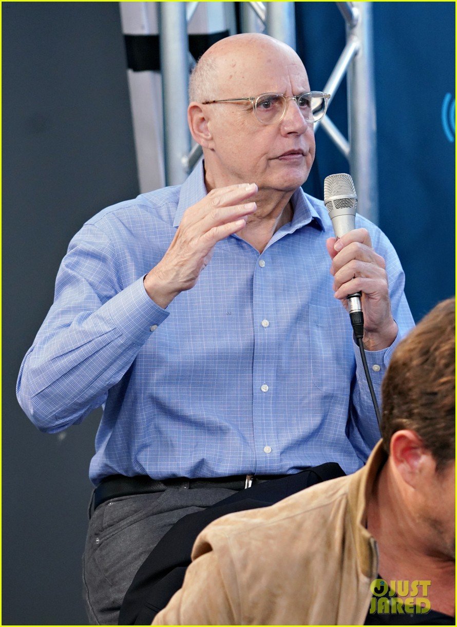 Jeffrey Tambor Sent an Apology Email to 'Arrested Development' Cast ...