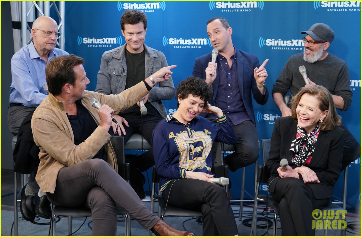 Jeffrey Tambor Sent an Apology Email to 'Arrested Development' Cast ...