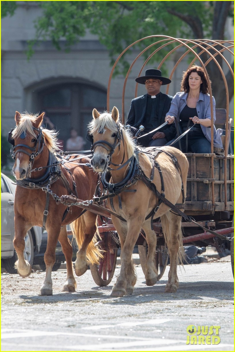 'Walking Dead' Set Photos Show Cast on Horseback for Season 9: Photo ...