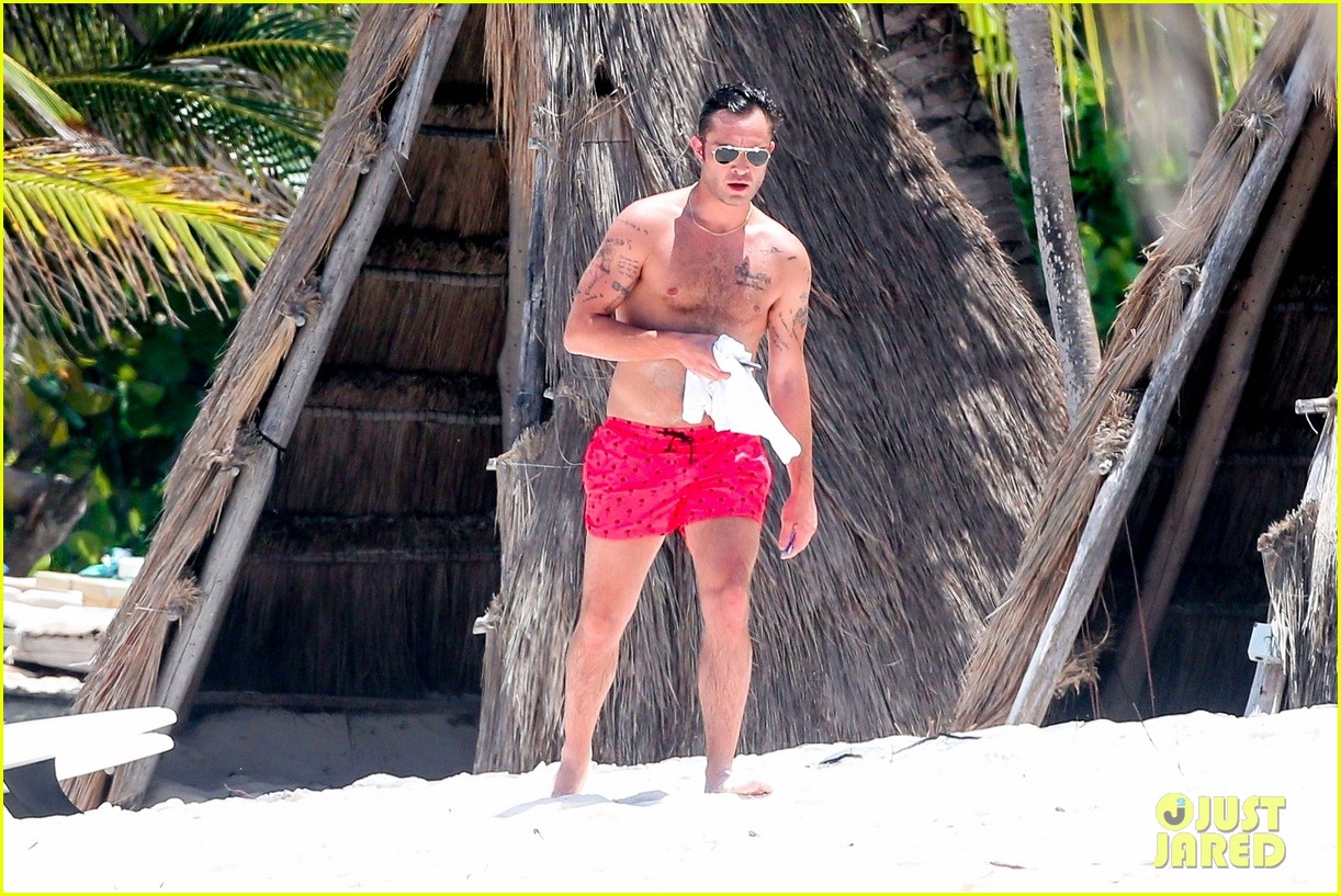Shirtless Ed Westwick Hits the Beach in Short Shorts: Photo 4083587 ...